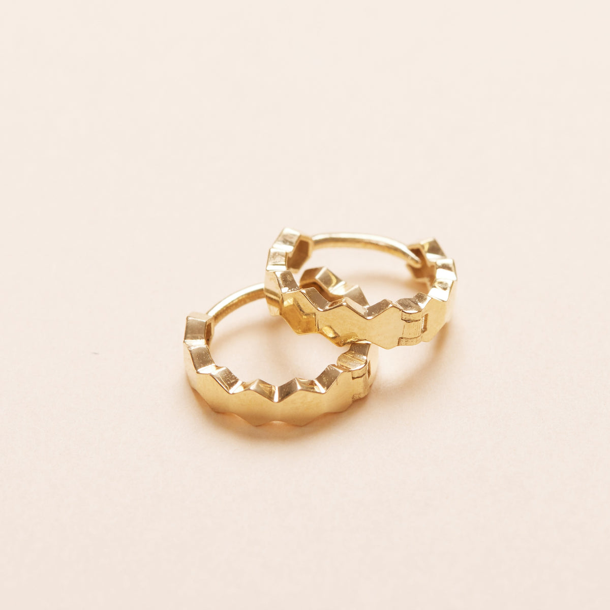 Hexagon Simple Hoops [10K Solid Gold] – Shapes Studio